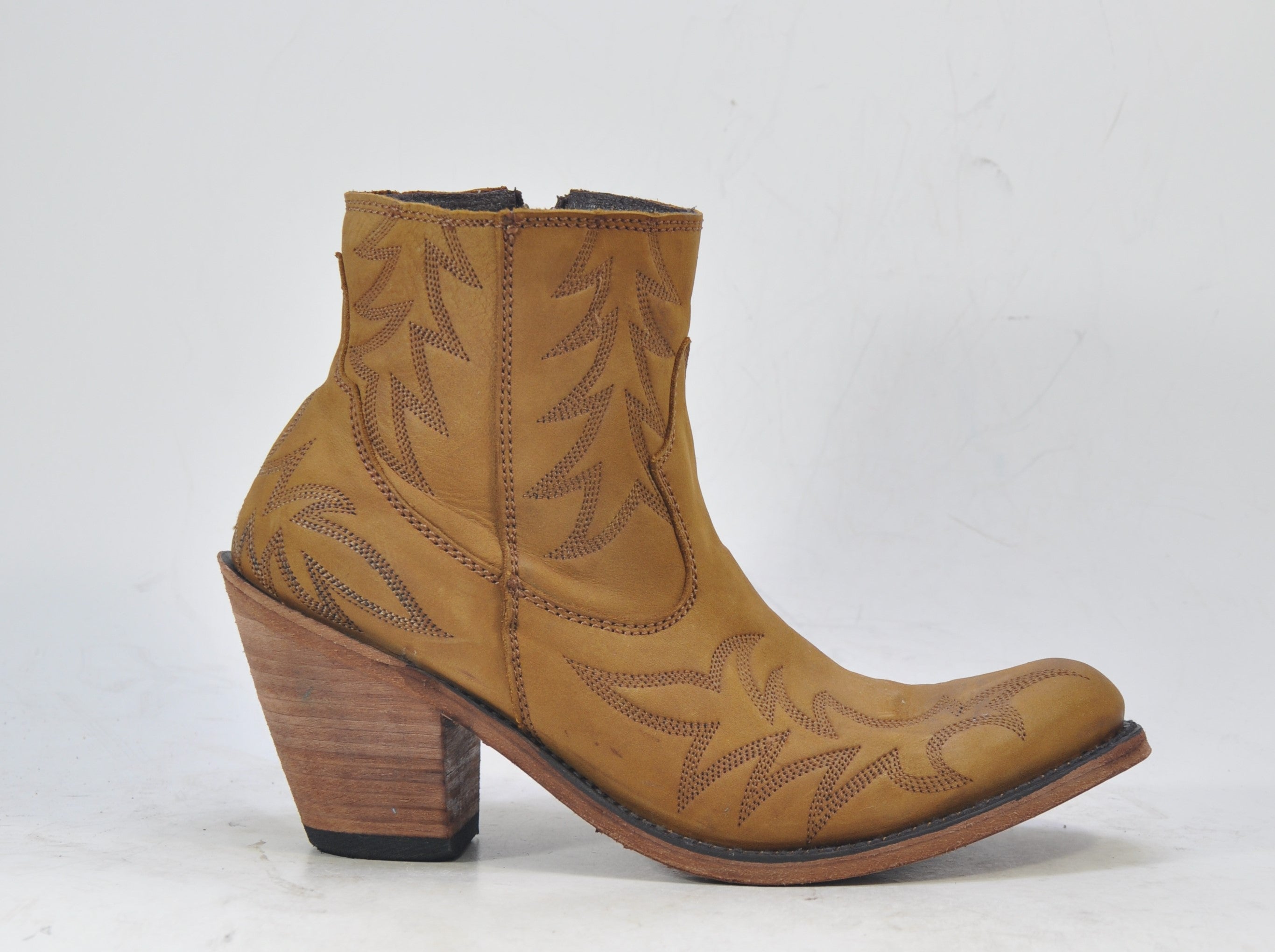 Liberty Black Katherine Nobuck Grease Miel – Cowboy Headquarters